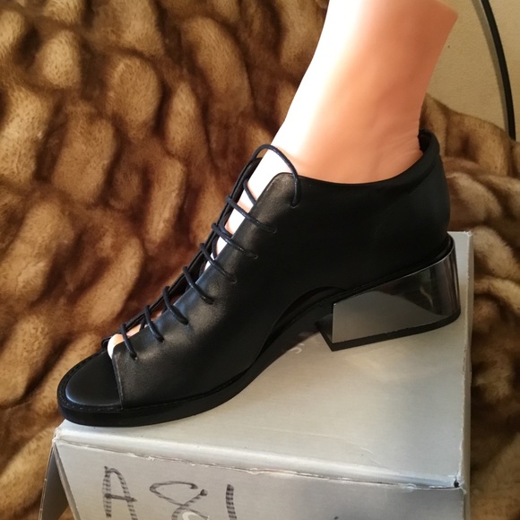 Shellys London | Shoes | Shellys Sexy Leather Lace Up Sandal Shoe Sz 9 ...